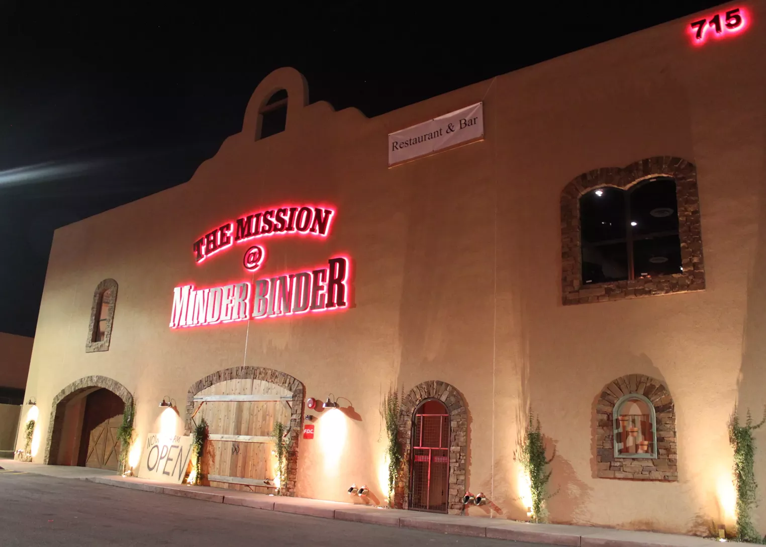 The Mission @ Minder Binder | Tempe | American, Burgers, Pizza | Restaurant